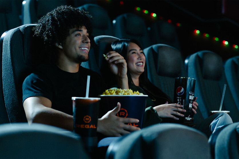 REGAL Movie Bundle Gift Box for 2 | WONDERBOX